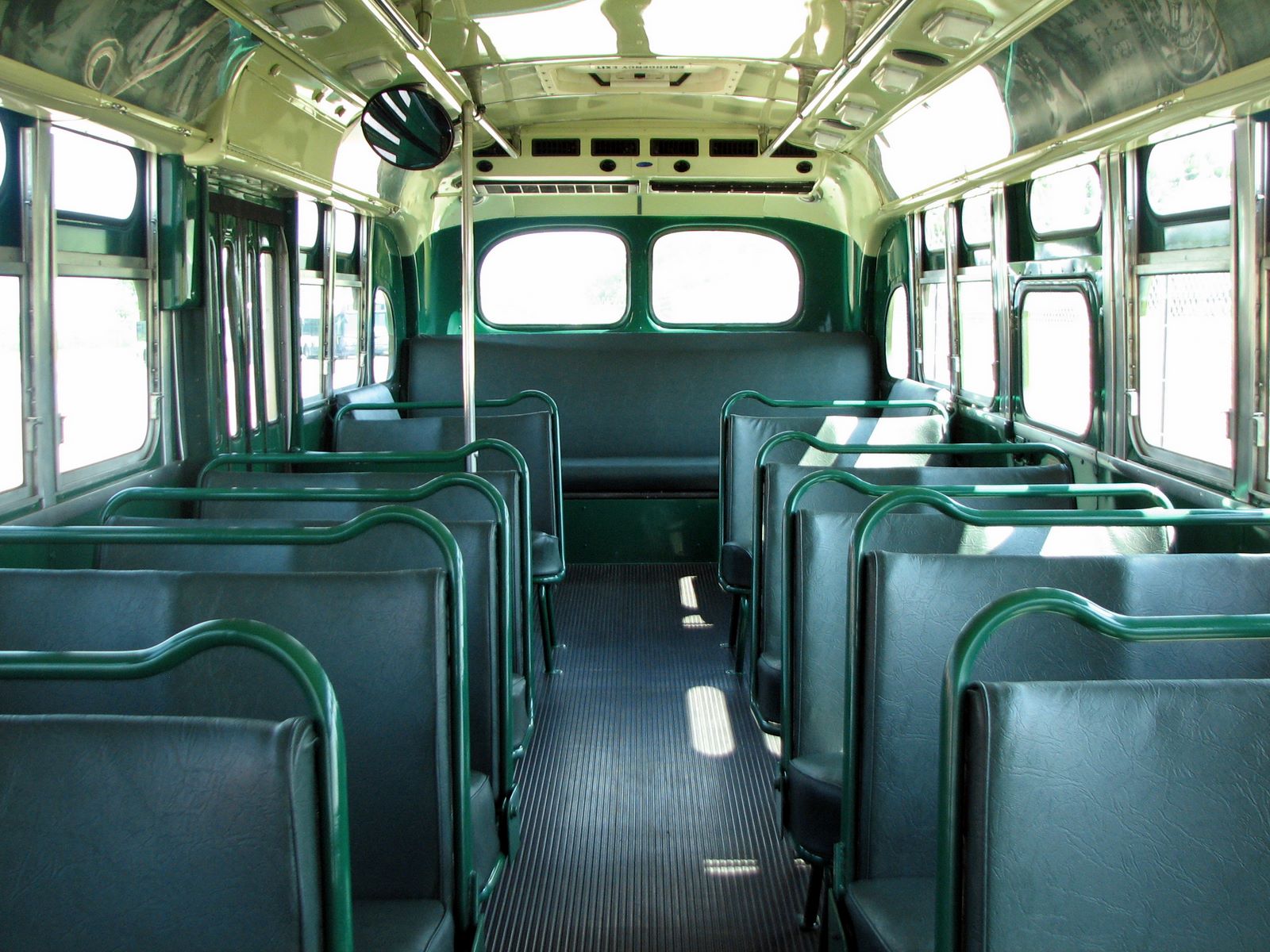 Locations Hub - Montgomery- Cleveland Ave.1955 Period Bus